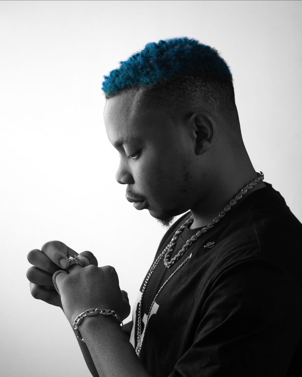 OLAKIRA RELEASES COLOURFUL VISUALS TO NEW SINGLE “FALL” – BukiHQ Media